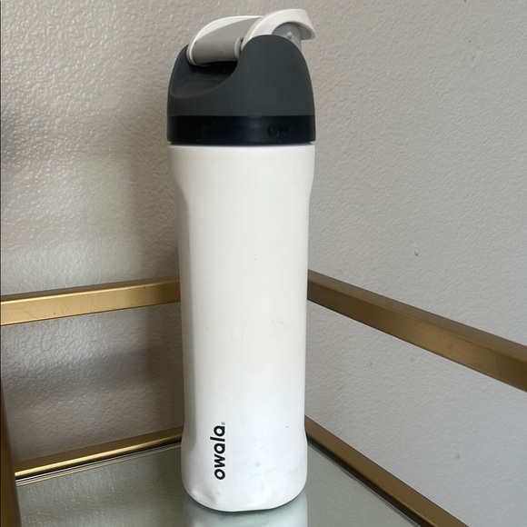 owala | Kitchen | Owala White And Black Water Bottle 24oz | Poshmark